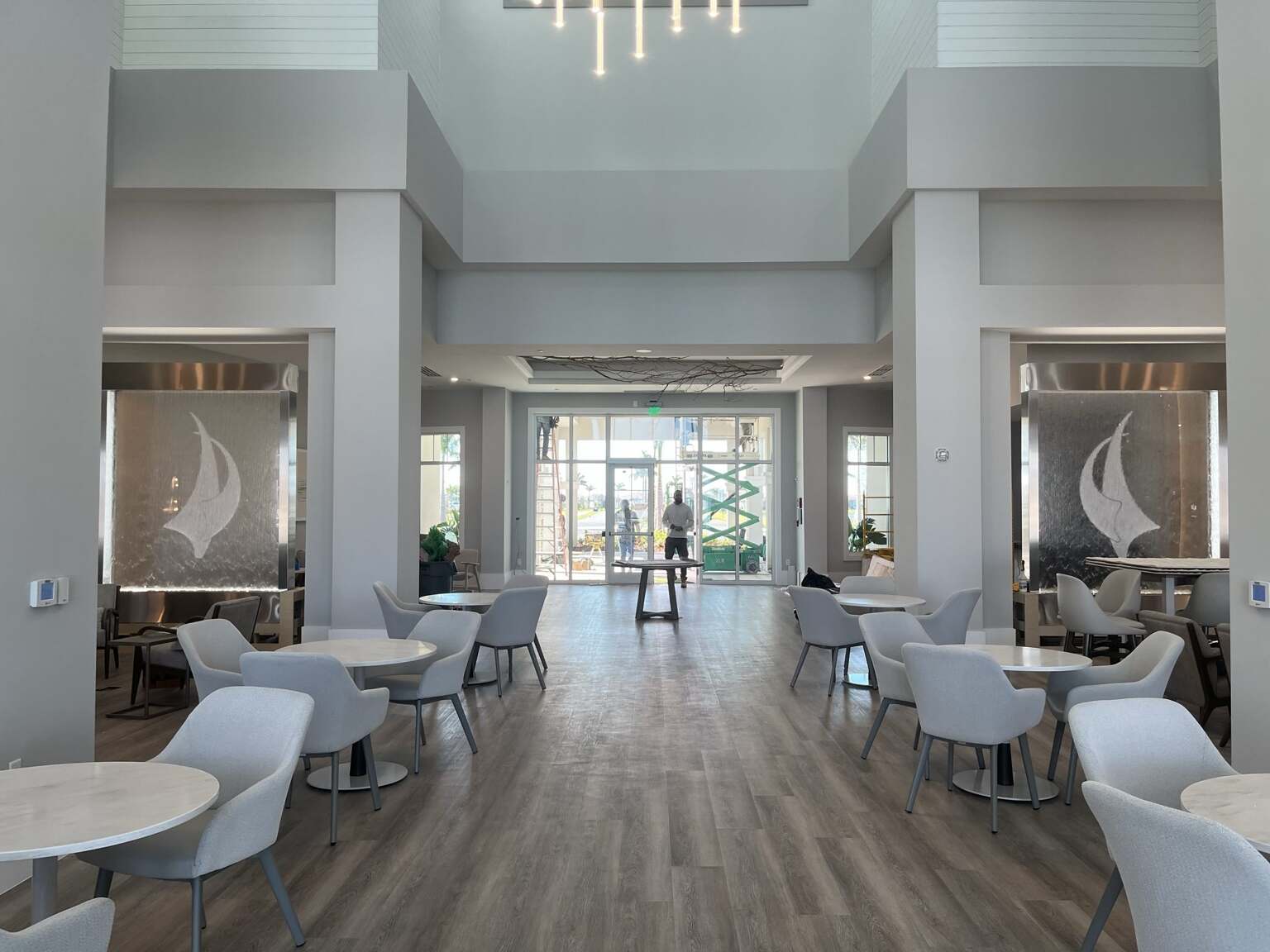 Custom Indoor Water Feature Gallery | Midwest Tropical