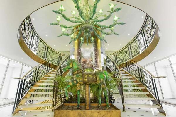 Custom-Built Water Displays for Any Space | Midwest Tropical